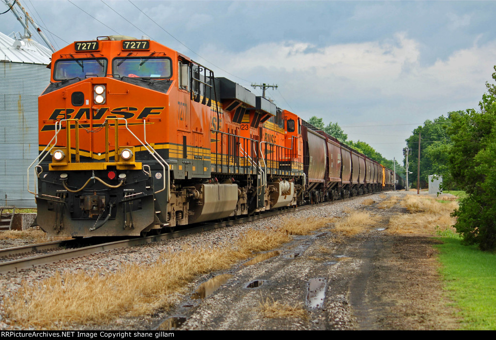 BNSF 7277 Under dark Skys.